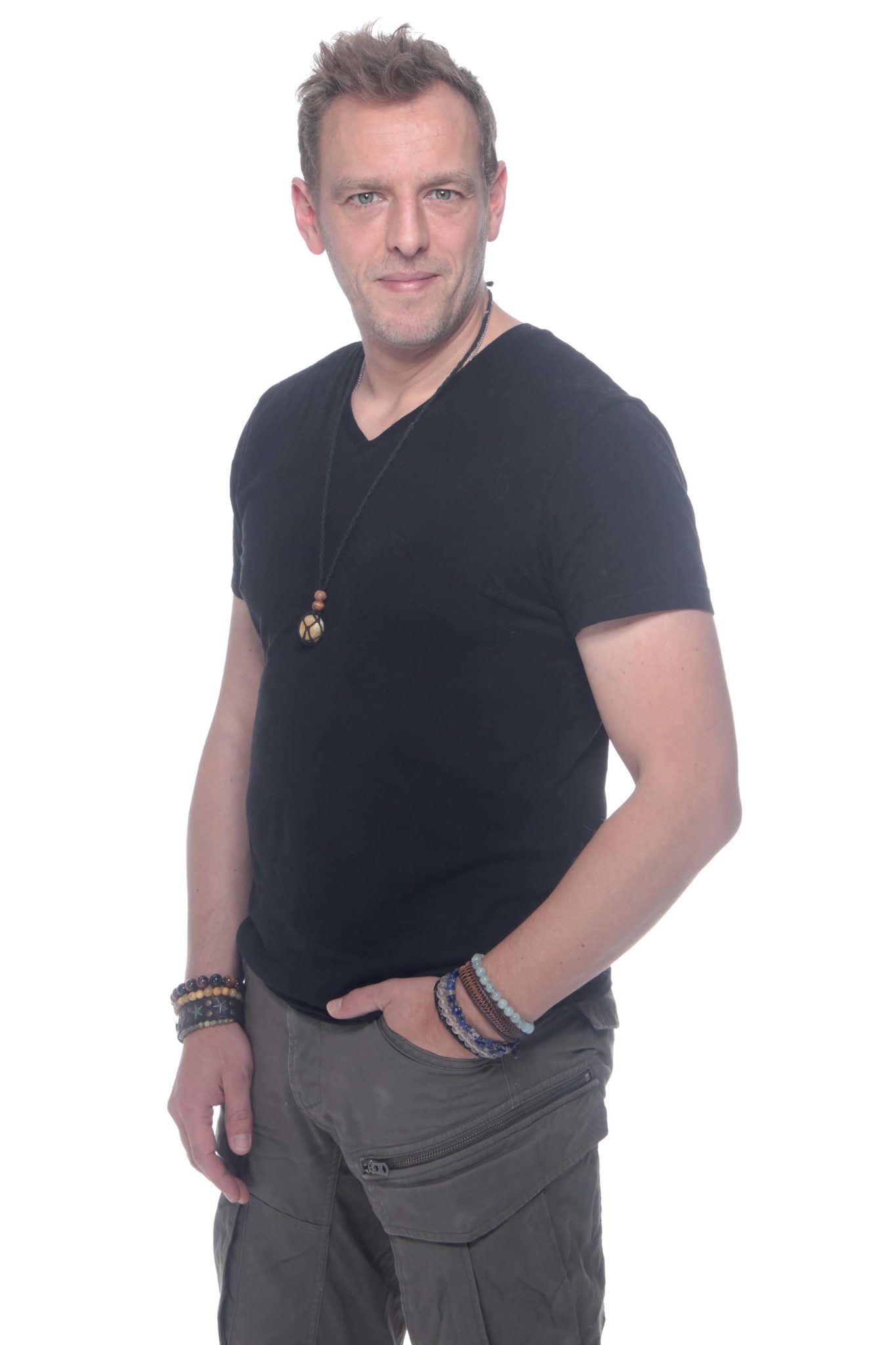 ROMAIN SIMON - DISTR'ART - Agence Artistique & Littéraire